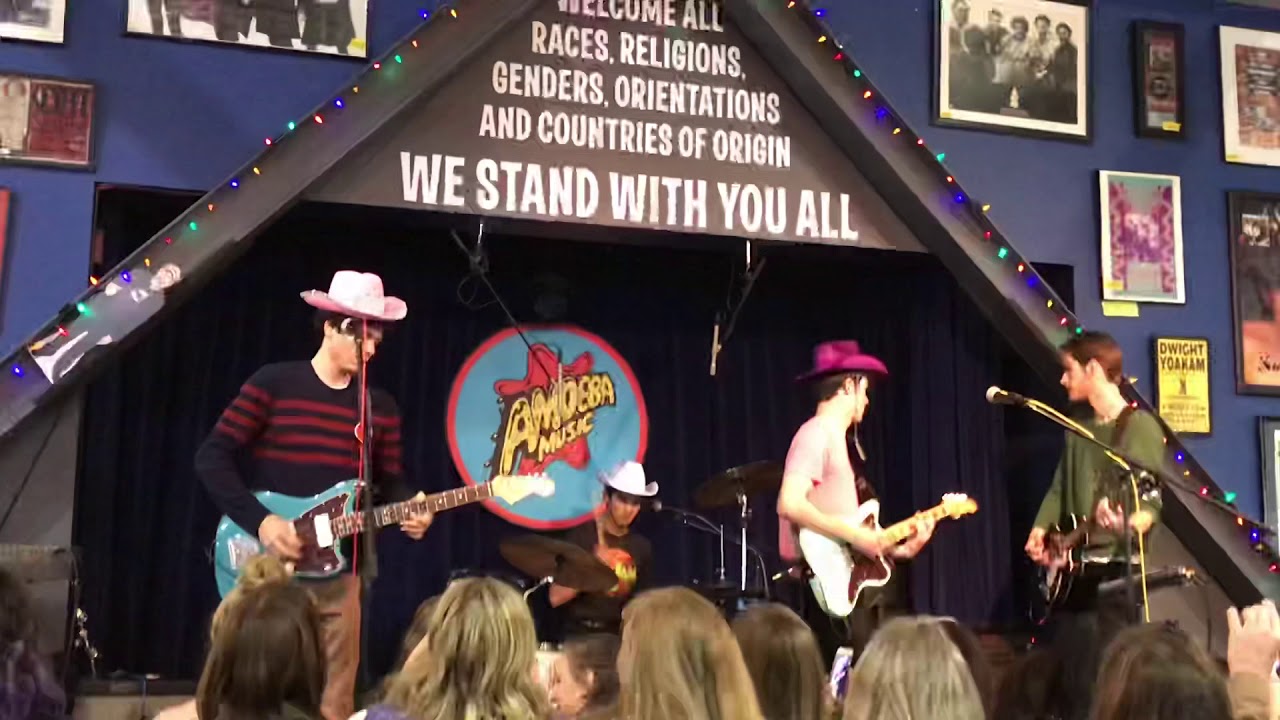 Wallows - Ground (LIVE at Amoeba Music Hollywood)