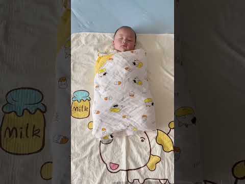baby swaddle-this receiving blanket feels so soft