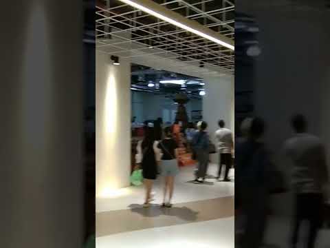 Coba saksikan Mall di Lt. 3 Ged. Sarinah Tamrin Jakarta, benar sangat indah dan luas.