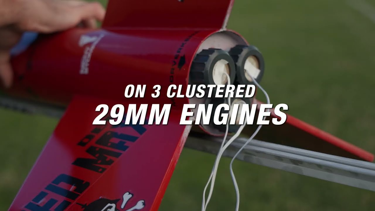 The Mega Der Red Max Model Rocket w/3 Engine Cluster