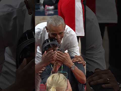 Barack Obama and Dawn Staley meet 🤝 #BarackObama #Obama #WNBA #NBA #Basketball #USA