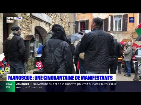 Manosque : une cinquantaine de personnes réunies devant la Bourse du travail