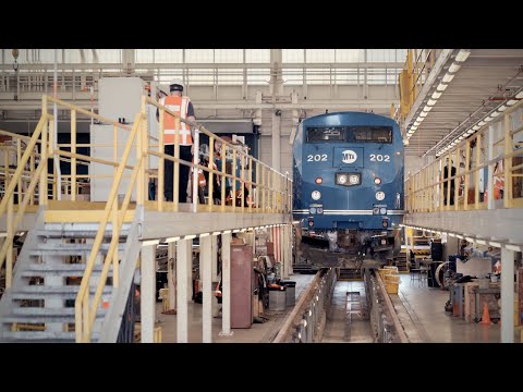 What Does an MNR Railcar Electrician Do?
