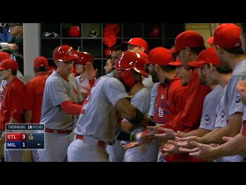 Heyward delivers go-ahead homer in 10th
