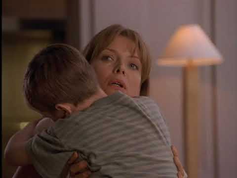 Michelle Pfeiffer / The Deep End Of The Ocean