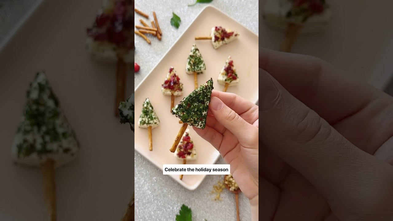 Easy Christmas Cheese Tree Appetizer! Perfect for a holiday party.