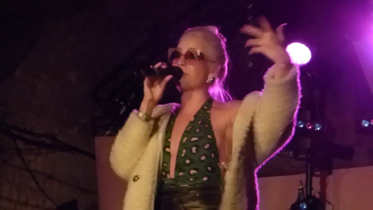 Pixie Lott  - Mama Do (Uh Oh, Uh Oh) (HD) - House Of Vans - 14.10.17