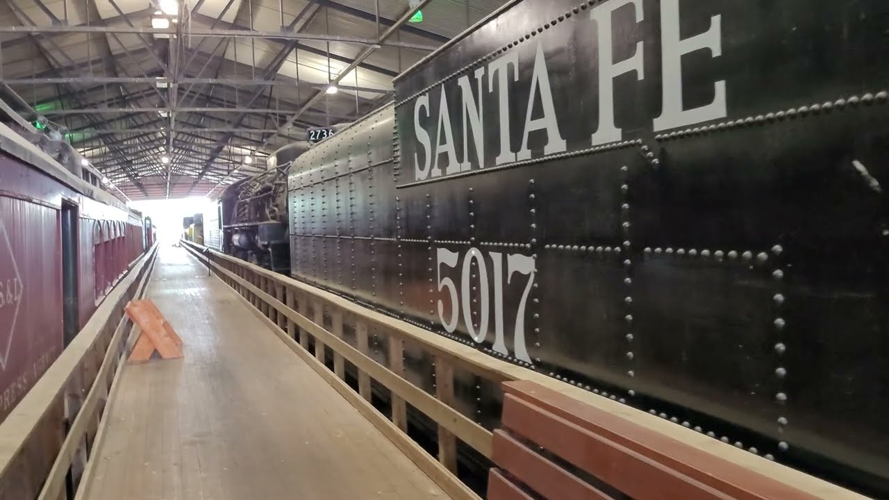 Santa Fe RR - ATSF 5017 - National Railroad Museum