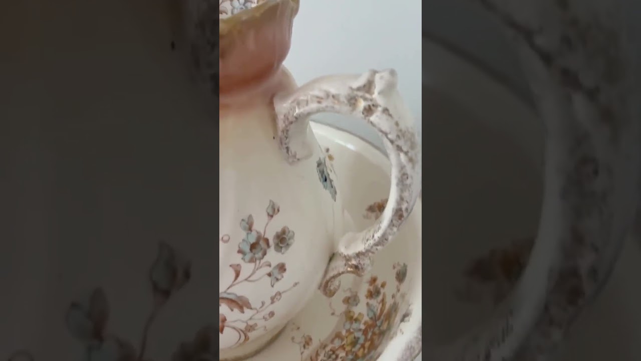https://vintageenglishteacup.etsy.com/listing/1746817183