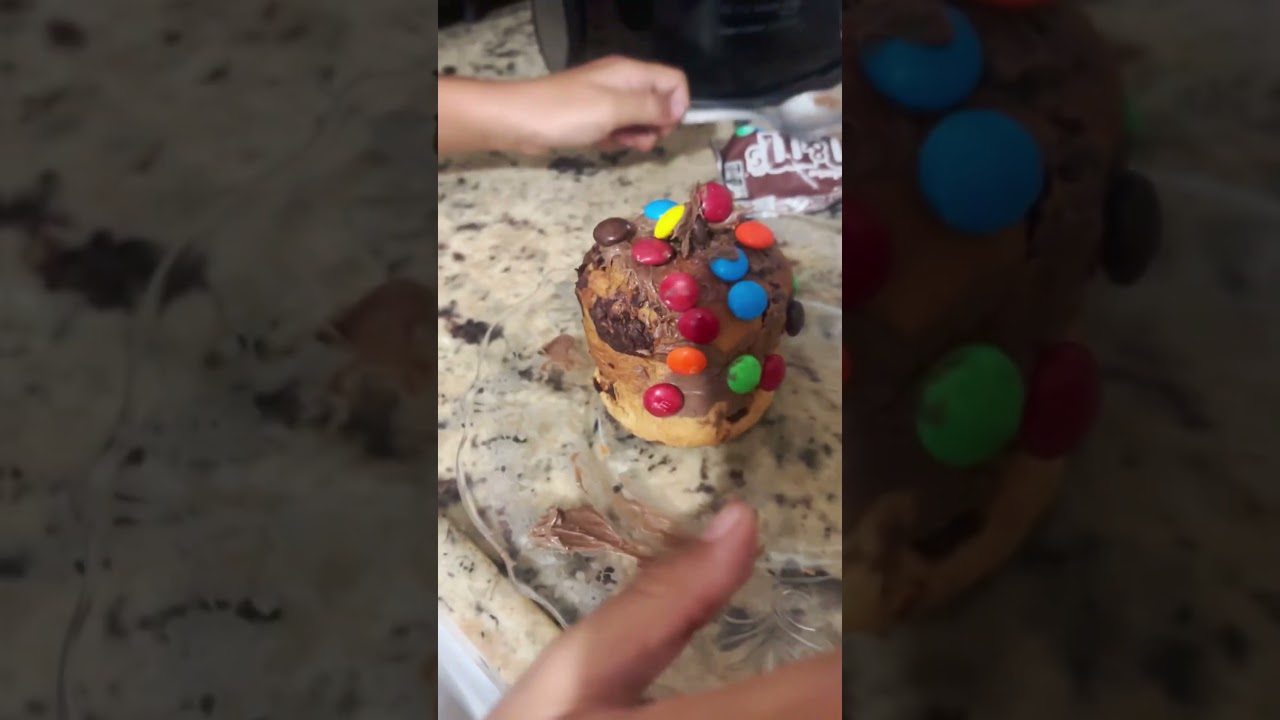 Panetone confeitando panetone de Natal #natal #panetones