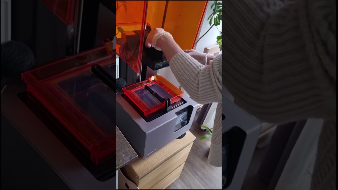 elevator girl making