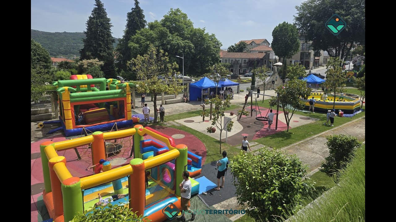 Cerca de uma centena e meia de crianças passaram pela Festa da Criança ...