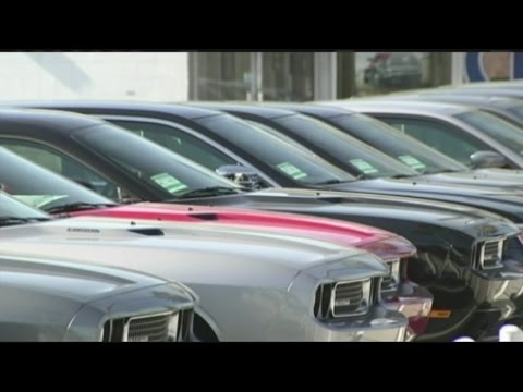 Consumers, automakers, dealers delight in low gas prices
