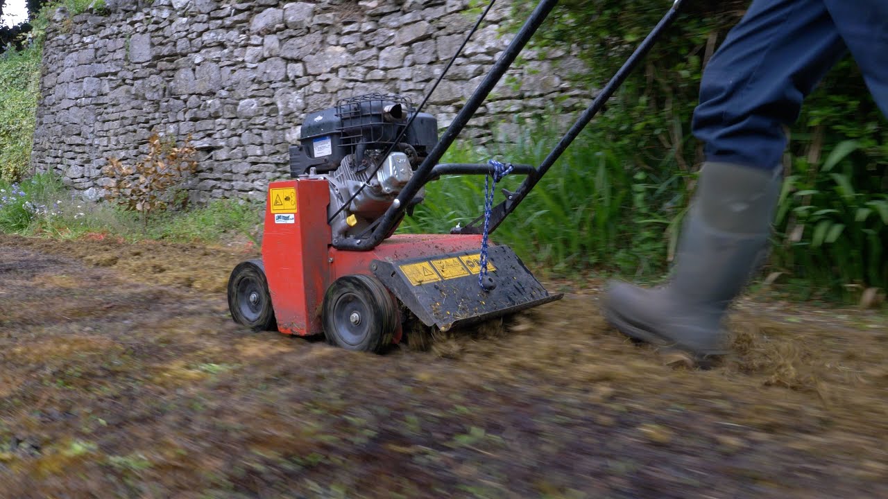 Lawn Master - Scarification with Colin Parish