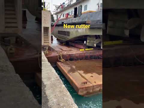 Rutter and propeller out of water on tug boat #heavyequipment #ships #youtubeshorts