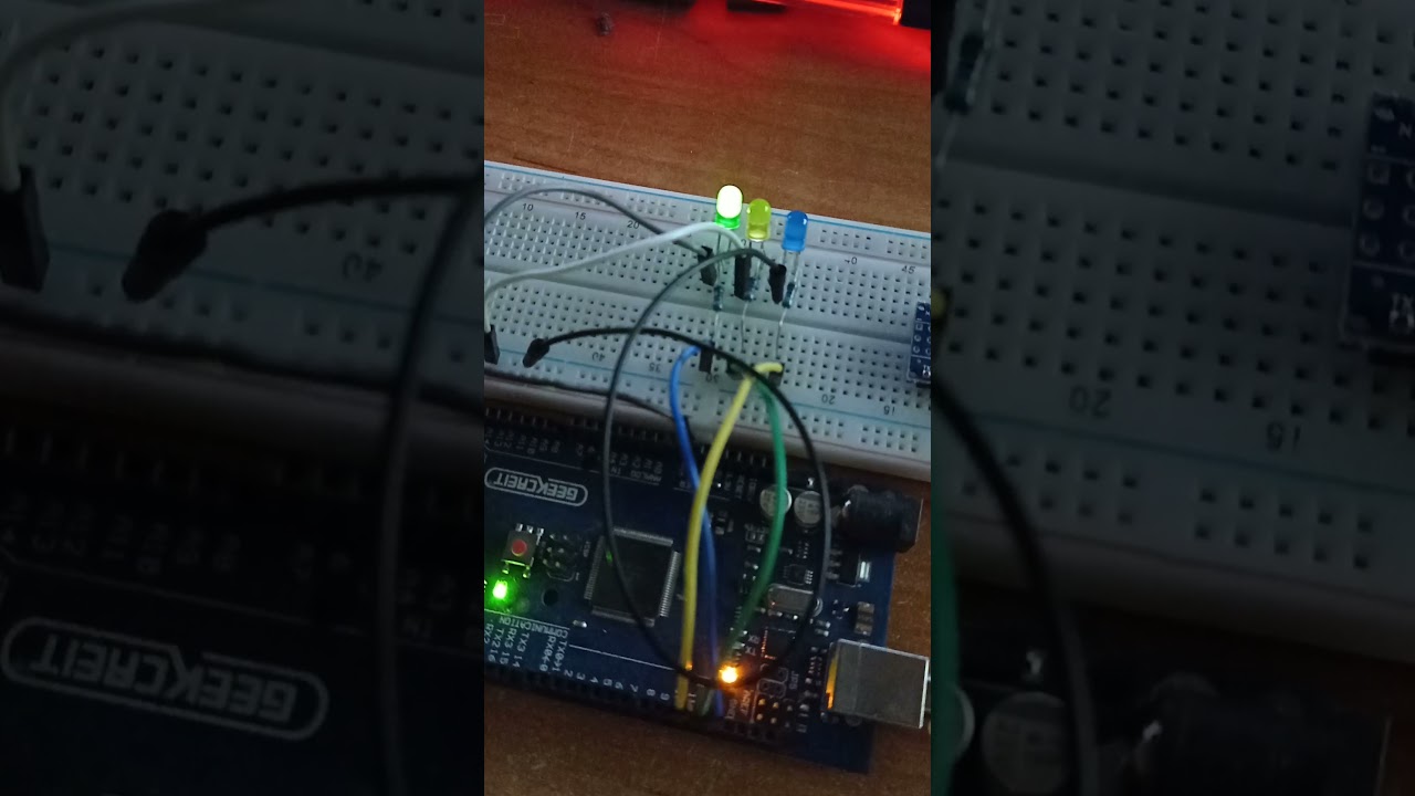 Arduino : 3 LED Blink
