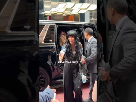 Cher with her blue Labubu, hugging radioman at the Mariska Hargitay Tribeca movie premiere 🎬🥰