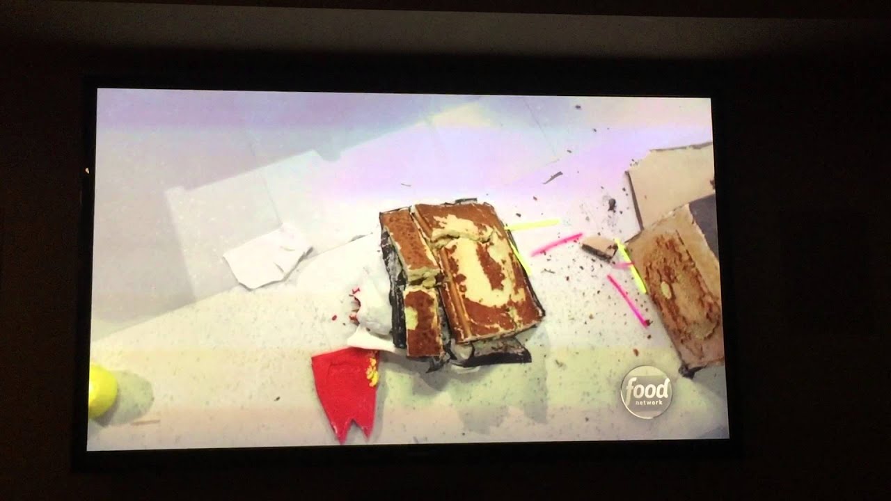Cake Wars S1 Ep6 - LEGO. Team drops cake!