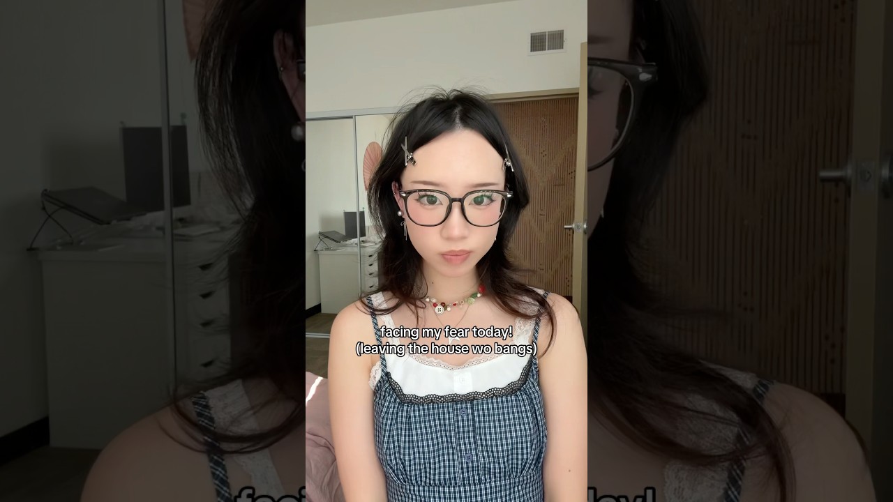 jk I ended up ripping the clips off I can’t do it #bangs #hair #forehead #piumeimei