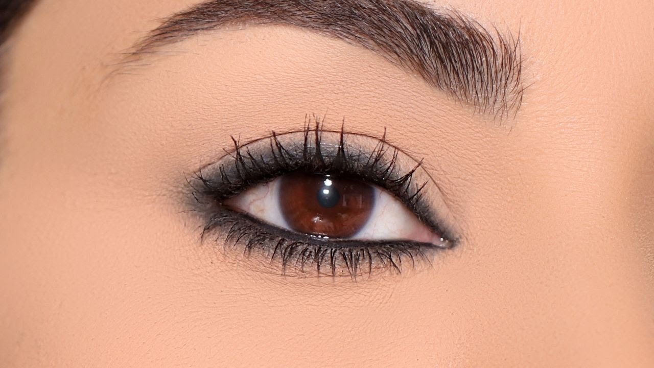 The Only Smudged Kohl Eye Makeup You Need to Watch!