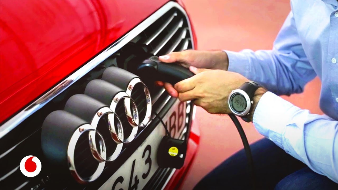 Tres adolescentes españoles inventan una red de carga para coches eléctricos