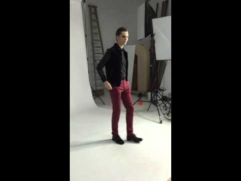 Model fast posing cataloge king ( male Coco Rocha ) Filip Timotijevic