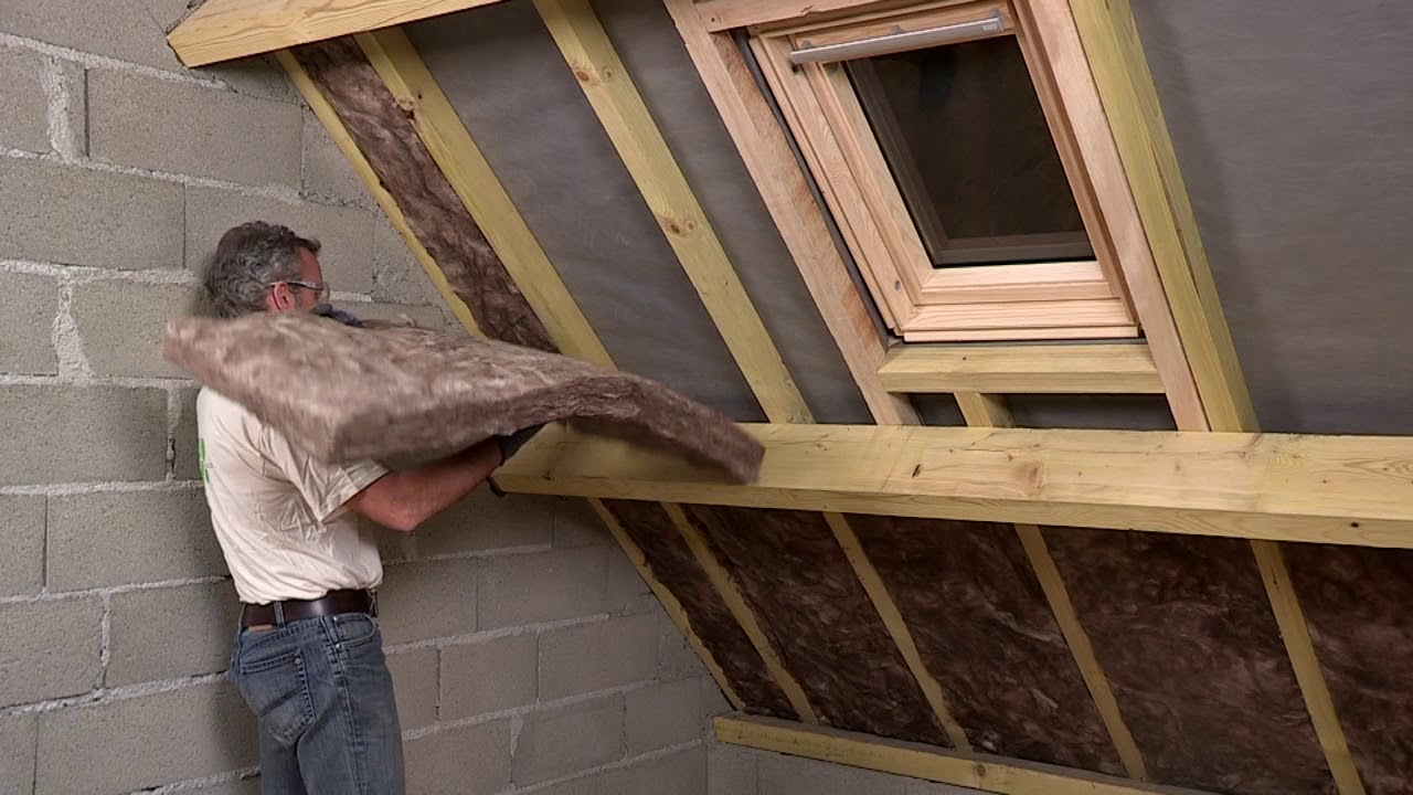 Comment isoler vos combles aménagés en 1ère couche entre chevrons avec de la laine de verre Knauf ?