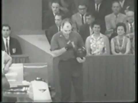 Championship Bowling: Carmen Salvino vs Ray Bluth Game 1