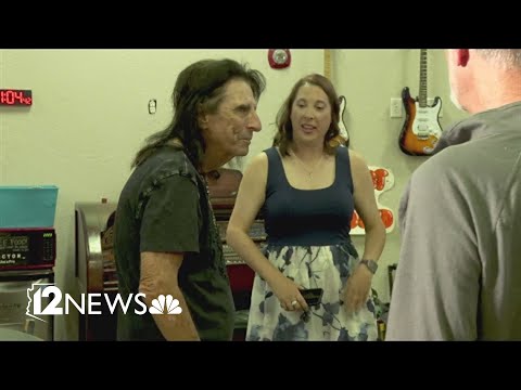 Good Samaritan Returns Alice Cooper’s Credit Card After Finding It At A ...