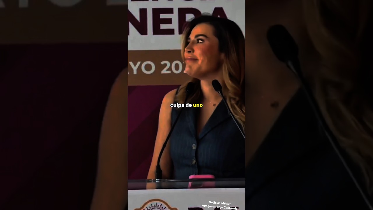 He denies blackouts but the power goes out during his press conference #viral #mexiconews #blackouts