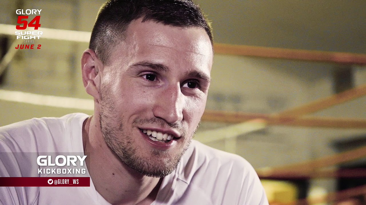 The BeastMaster: Jamie Bates trains his birds of prey - GLORY Kickboxing