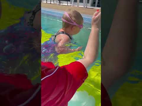 Underwater Fun With Goggles #pool #swimming #2yearsold #babyswimming #swimmingclass