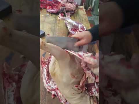 Use butcher paper instead of foil for better smoked brisket bark. #yafarfoodies #shorts #meat