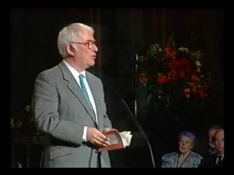 Seamus Heaney - The Annals Say