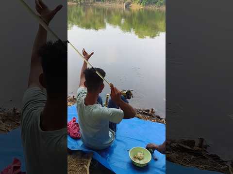 рдордЫрд▓реА ЁЯШп рдкрдХрдбрд╝рдиреЗ рдХрд╛ рдЖрд╕рд╛рди рддрд░реАрдХрд╛ fishing video. #fishing #fish #shorts #viral #fishingshorts