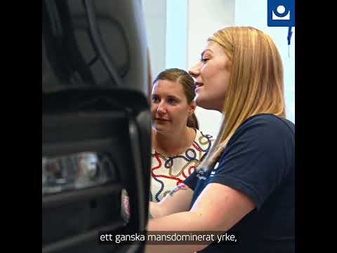 Josefin arbetar som besiktningstekniker på Bilprovningen