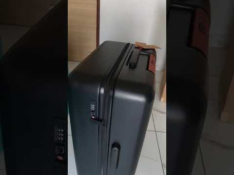 Samsonite Toiis C 68Cm Polycarbonate Hard-Sided Medium Check-In Spinner Luggage Trolley Bag