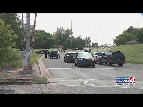 Officers shoot & kill man near downtown Shawnee
