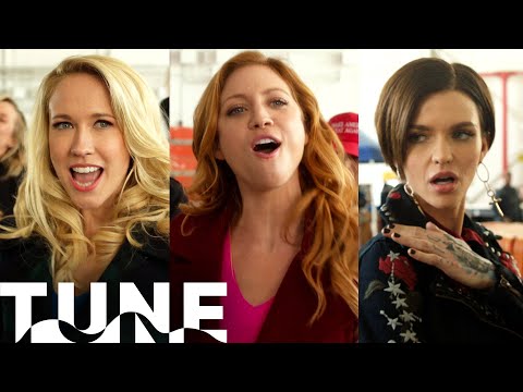The Third Riff Off | Pitch Perfect 3 (2017) | TUNE