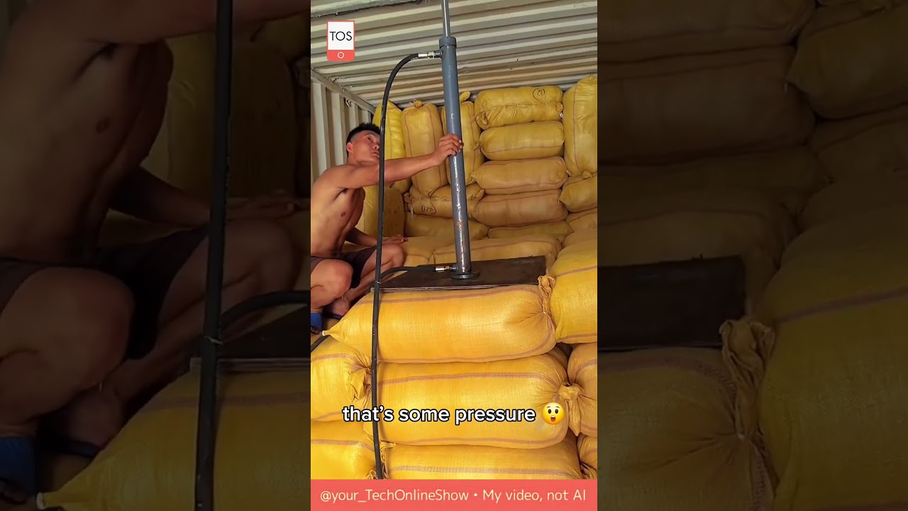 AIR POWER 💨💪 how sacks get compressed in container 📦 #crafts #skills #lifehack #shorts #airpower