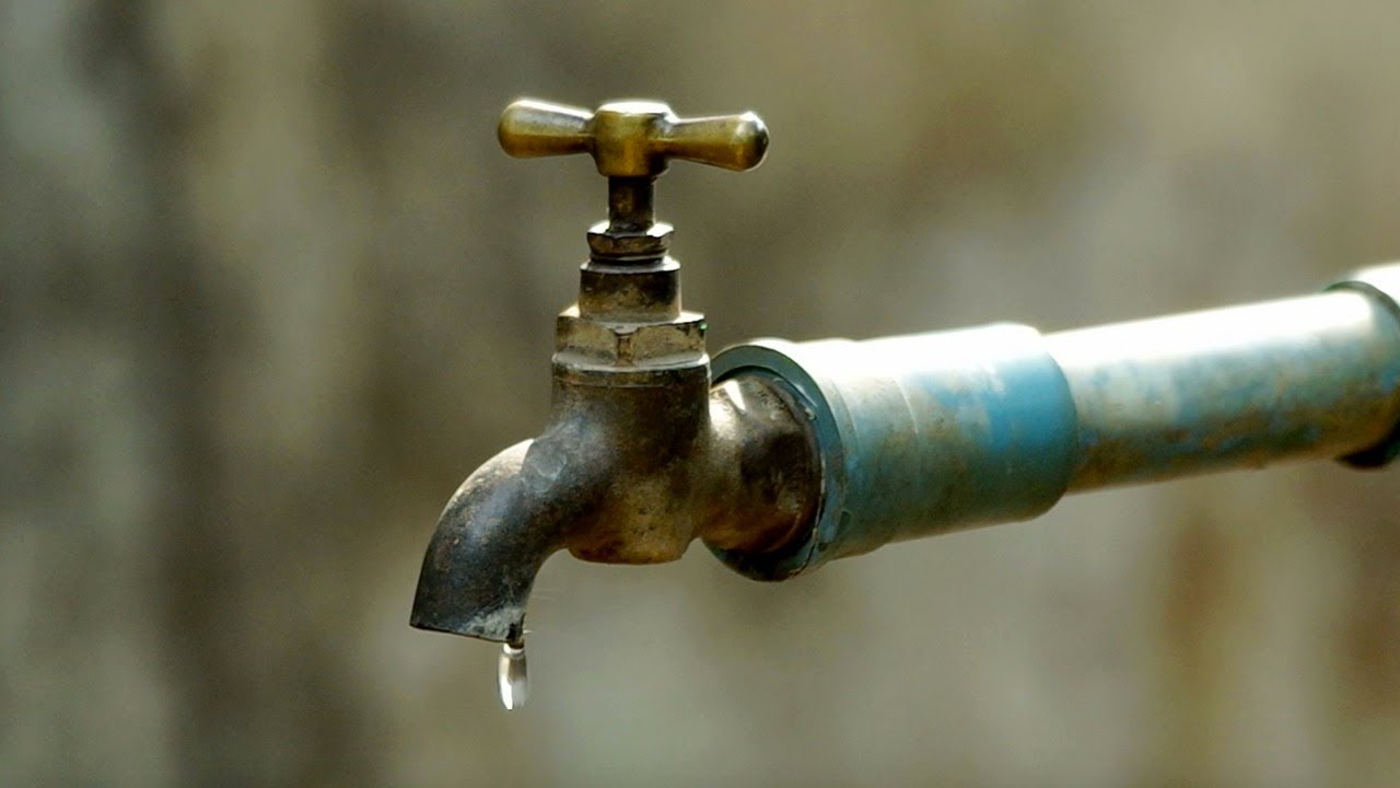 8 signs your drinking water may be contaminated
