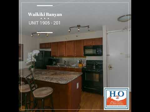 Waikiki Banyan