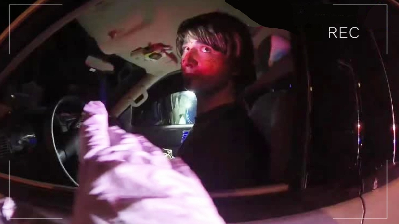 Police Pull Over A Man Covered In His Victim’s Bl**d