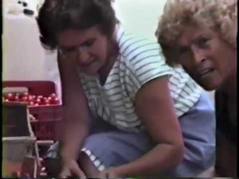 🍅 Montallegro Sicily 1993 Angelina Scalia Tavormina and Annunziata preparing tomatoes 🍅