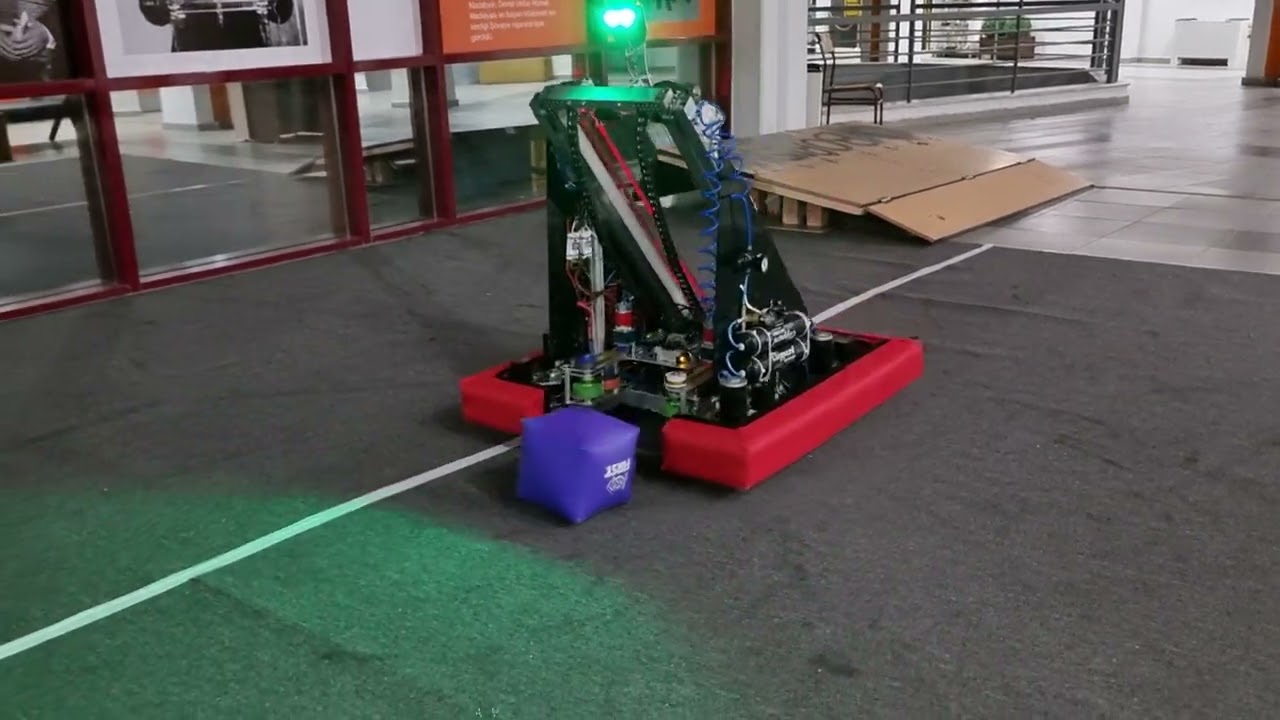 7444 Charged Up Robot Showcase / Cim+Neo MK4i Swerve Drive Chassis ...