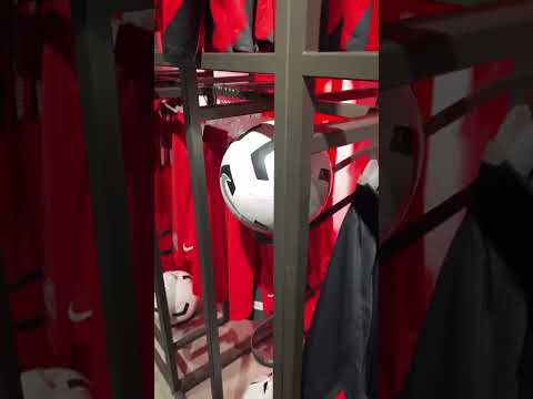 #eintracht fan shop 🦅 #Frankfurt