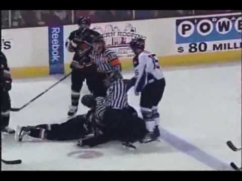 James Sixsmith vs. Ashton Rome, November 07, 2009 - Utah Grizzlies vs ...