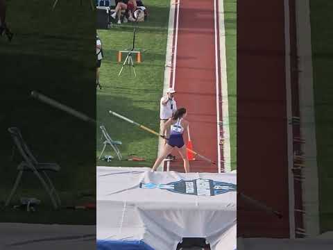 Collegiate record at 4.79m ✅ NCAA Title Watch Wahingtons’s Hana Moll win the 2025 women’s pole vault