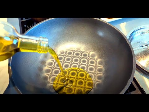 This is the difference between frying and sautéing | A chef explains