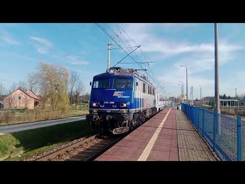 EP07-1006 z IC WITOS do Warszawy Wsch. przejeżdża przez stację Zarębki 13.04.2025